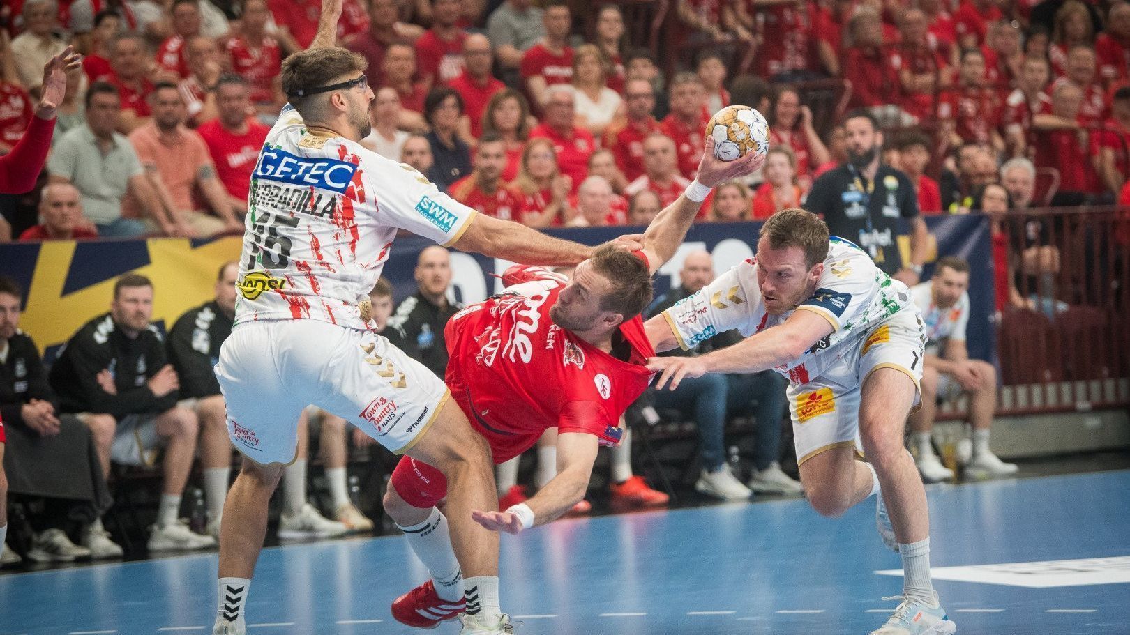 One Veszprém - Az utolsó másodpercekben dőlt el a párbaj: a Magdeburg ...