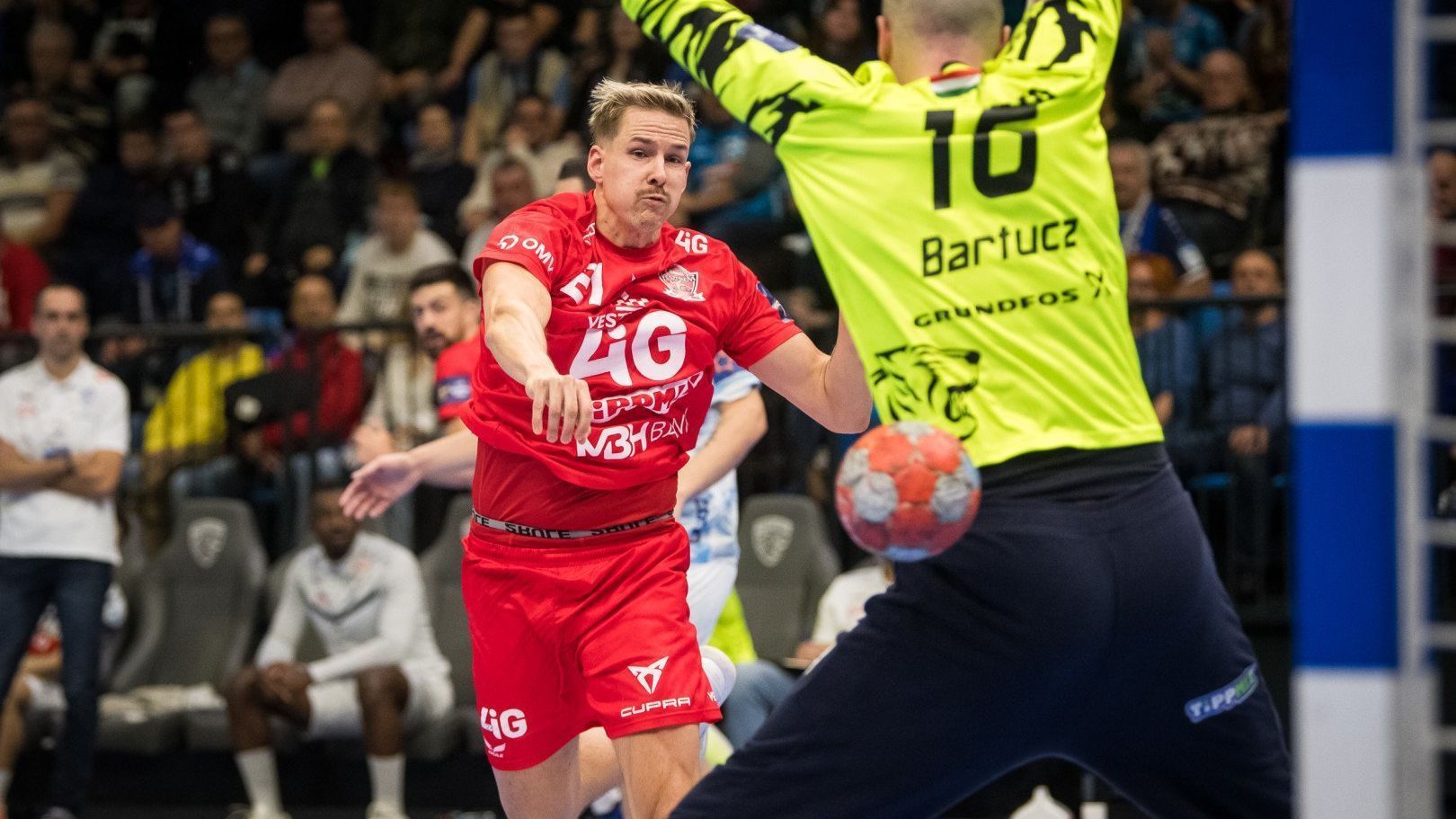 One Veszprém - MOL Tatabánya KC – Veszprém Handball Club 21–38 (8-18)